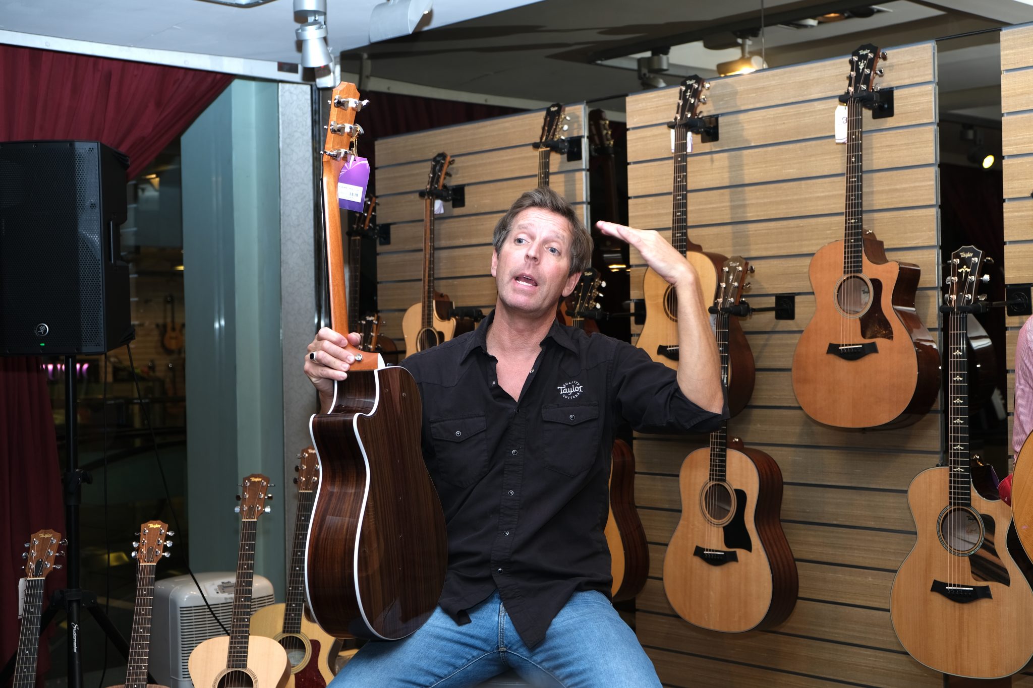 The making of a Taylor guitar – a sustainable and ethical process – 440Hz